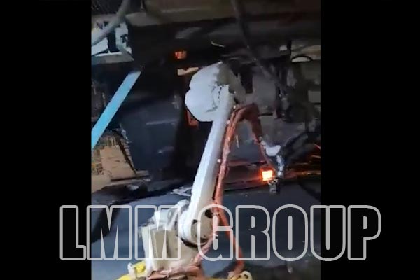 Automatic adding casting powder system - magnesite carbon bricks ...